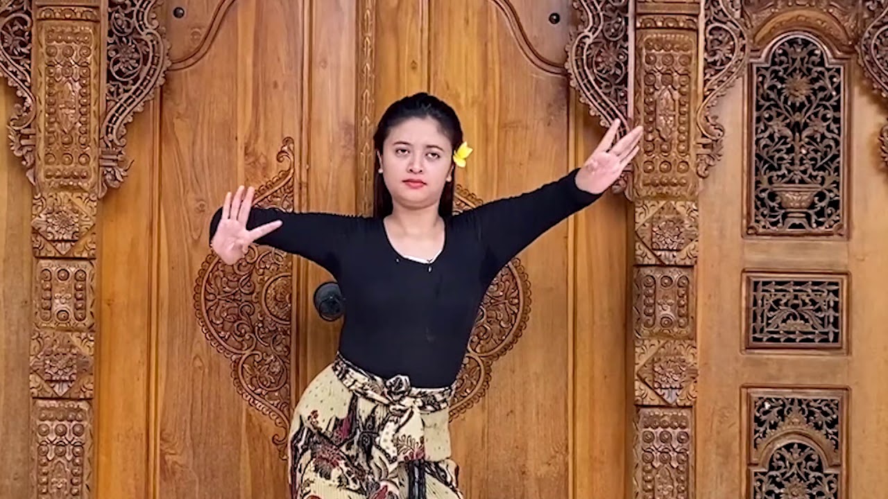 10 Macam Gerak Dasar Tari Bali: Gerakan yang Menghidupkan Seni Tari ...